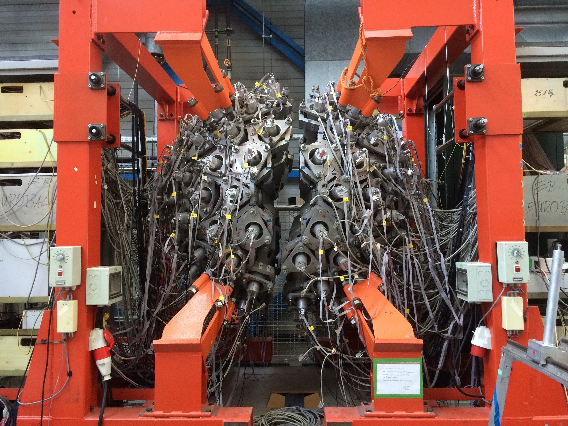 El gravitón, la hipotética partícula subatómica con más presencia | VIU